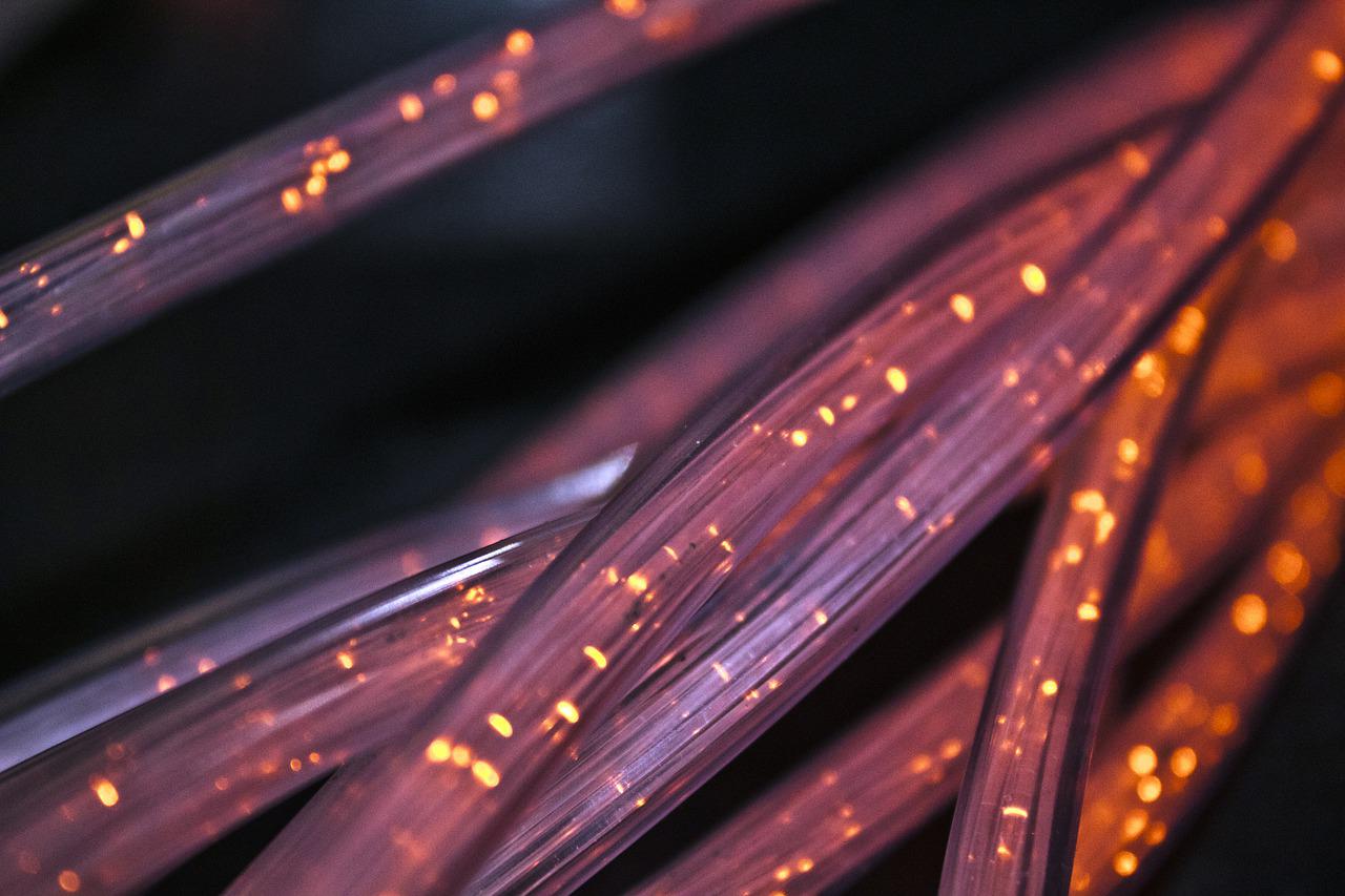 ¿Qué diferencias hay entre el ADSL y la Fibra Óptica? - Wiredosafe